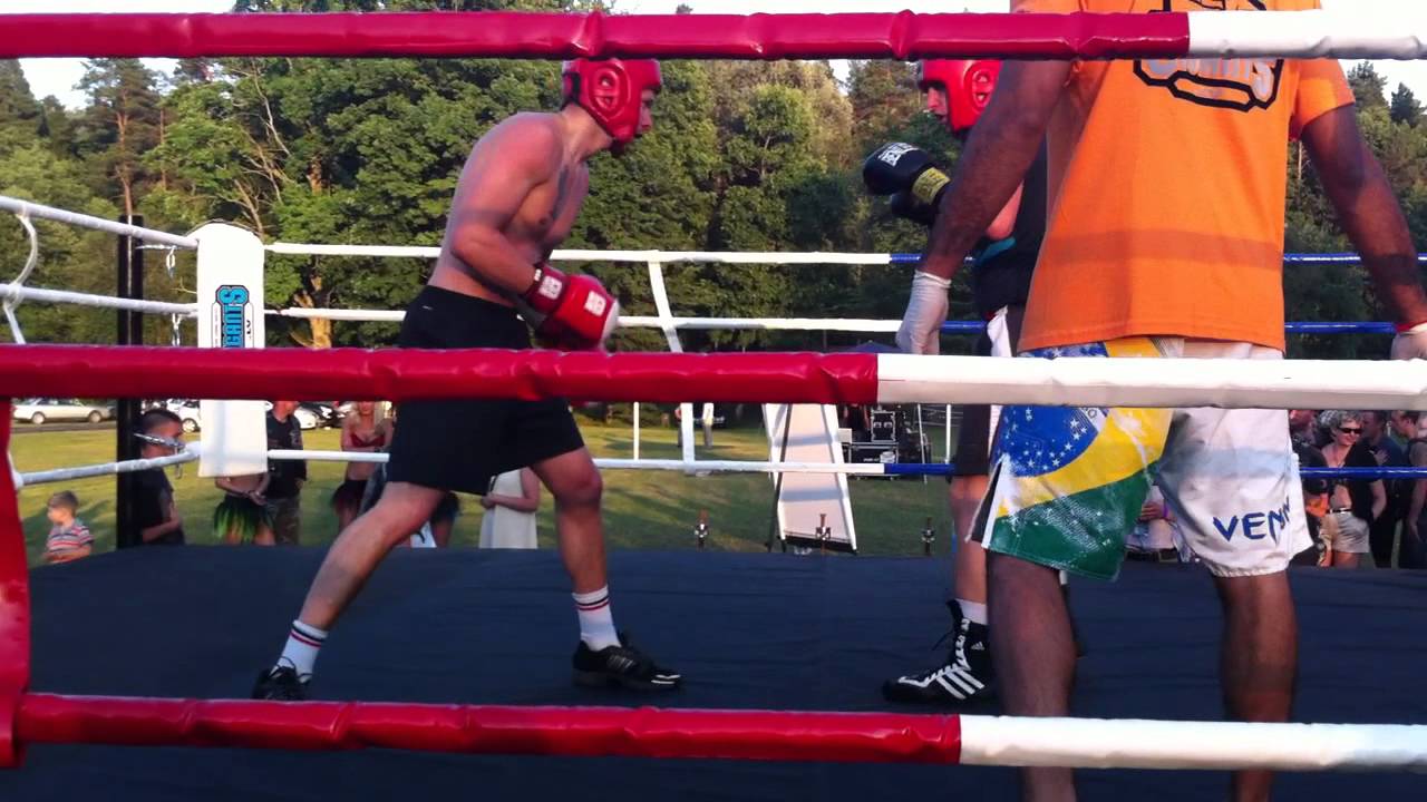 rust 2011 bikers boxing final 3/3 - YouTube