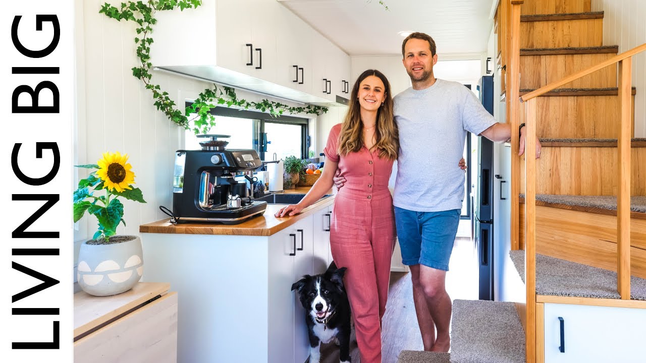 Couple Escape The City For Spectacular Tiny House Country Life 🌻 - YouTube