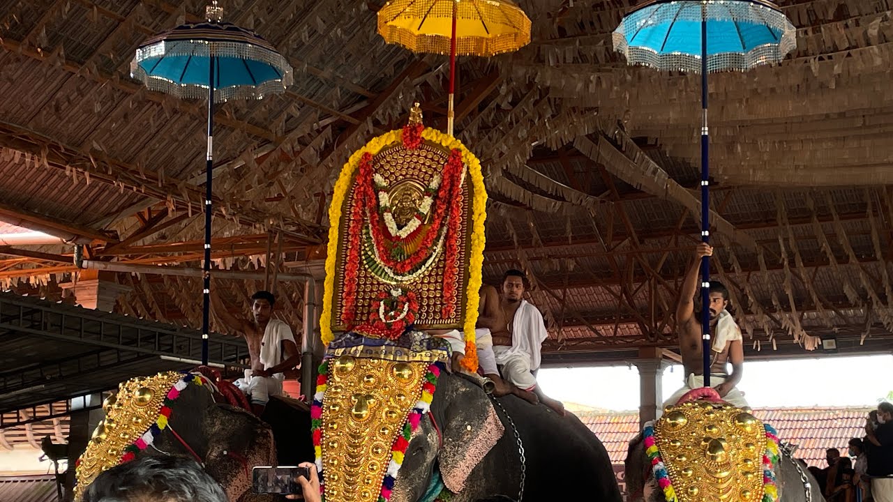 Navarathri @ Chottanikkara Devi Temple - YouTube
