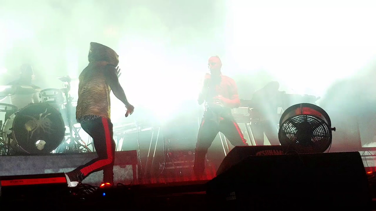 The Prodigy - Intro + Omen + Resonate Tsunami Xixon 2018 - YouTube