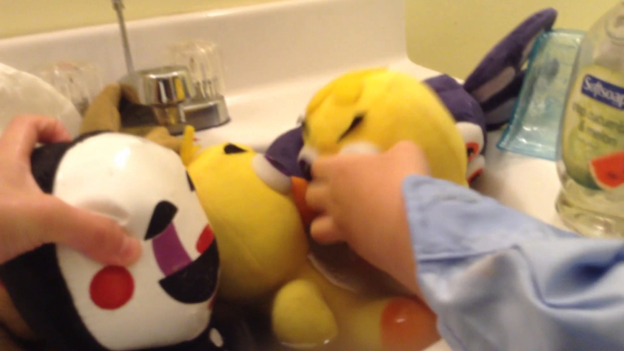 Fnaf:ep:ep:18The pool party - YouTube