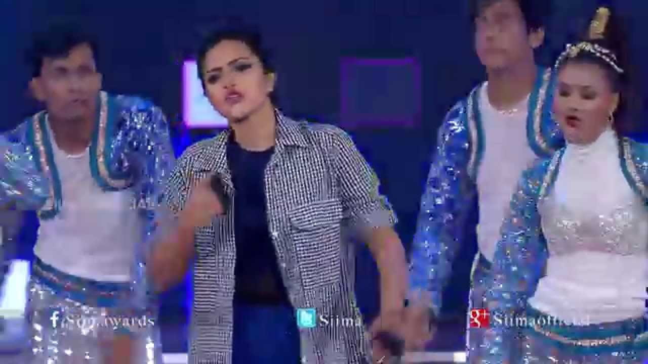 Amala Paul Rocks the stage at SIIMA 2015 - YouTube