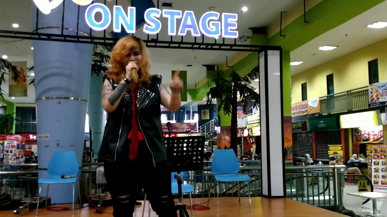 KARIN INK SINGING PERFORMANCE AT DETOS (DEPOK TOWN SQUARE) 25 APRIL ...