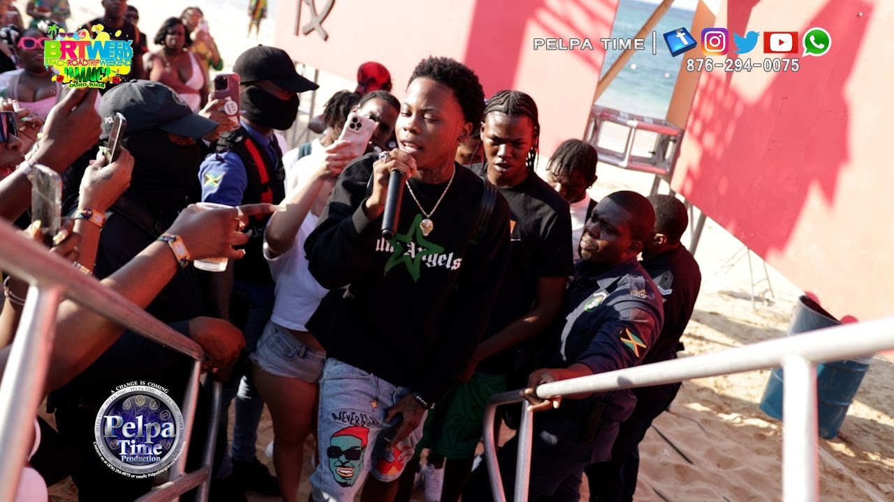 RAJAH WILD what did u do!! look at how everyone ran when he did this ...