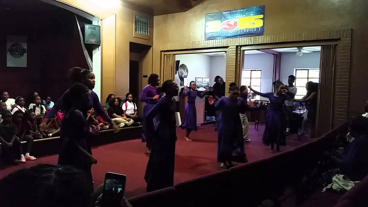 Jordan praise dance 08-16-15(part 2) - YouTube