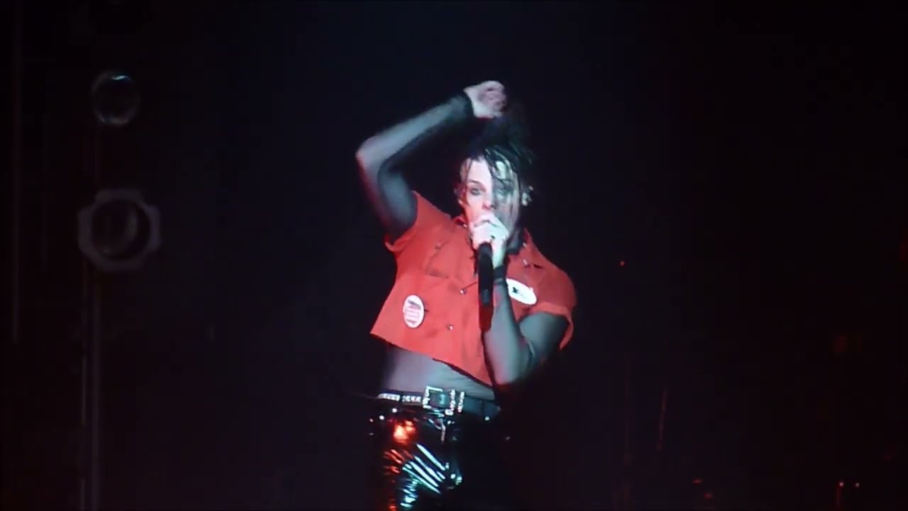 YUNGBLUD Anarchist Seattle live at Showbox Sodo March 2022 - Life on ...