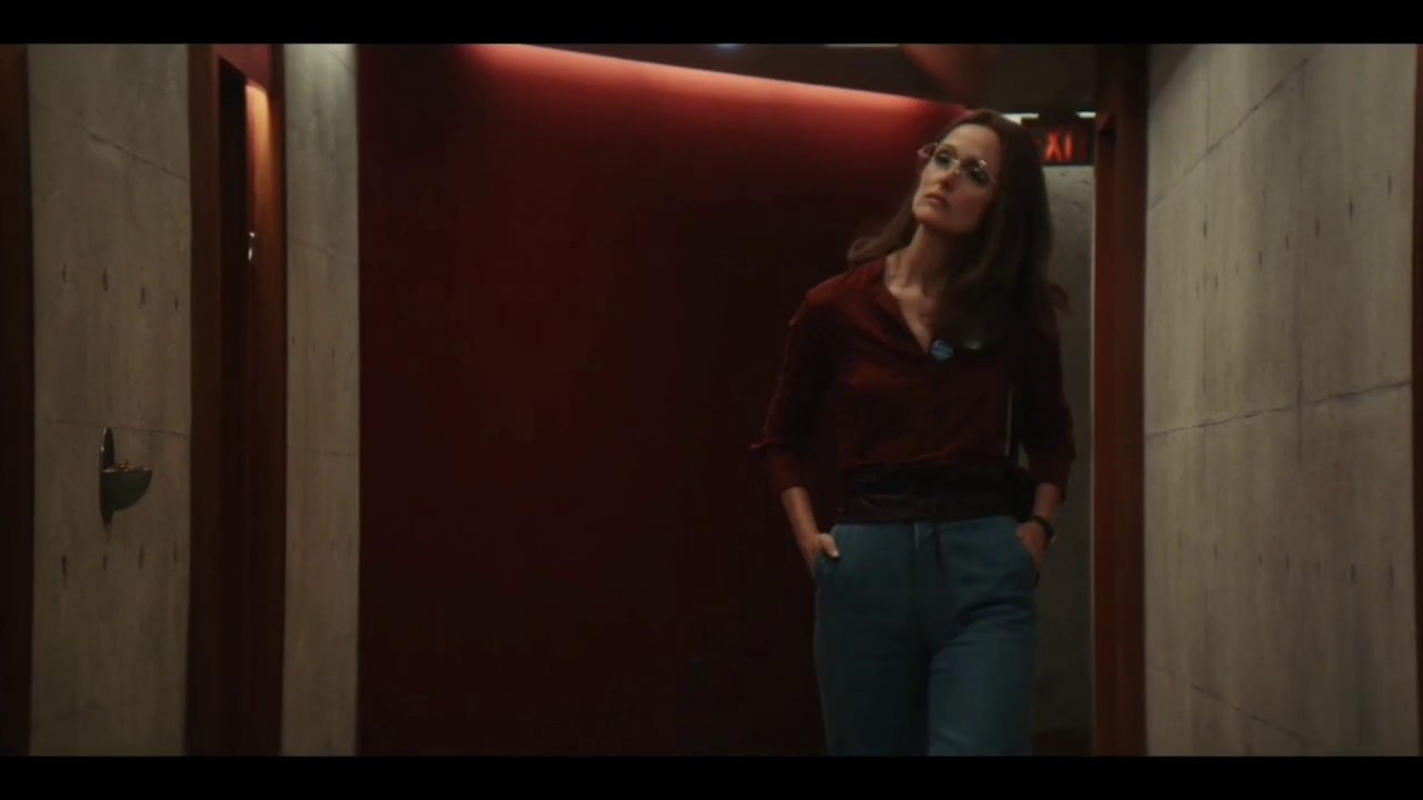 Alice Meets Gloria Steinem | Mrs. America 1x08 - YouTube