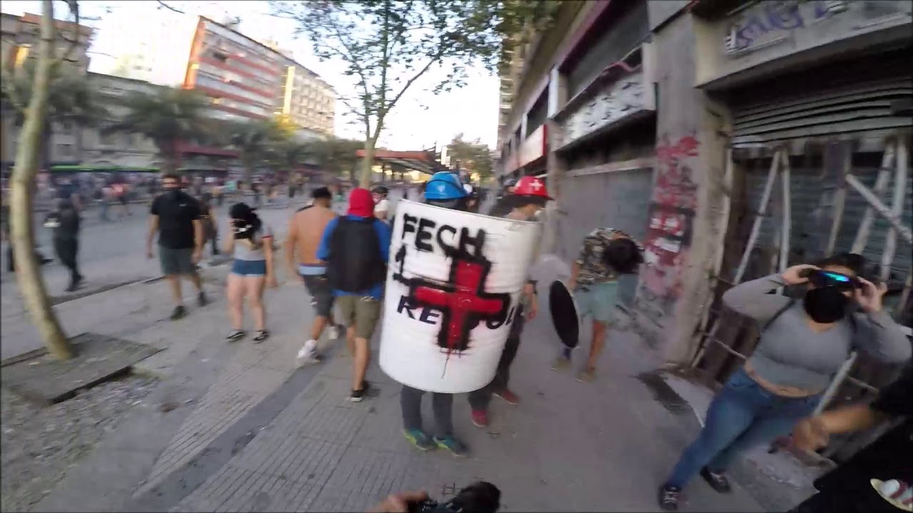 EL SAXOFONISTA DE PRIMERA LÍNEA Chile 20-11-2019: - YouTube