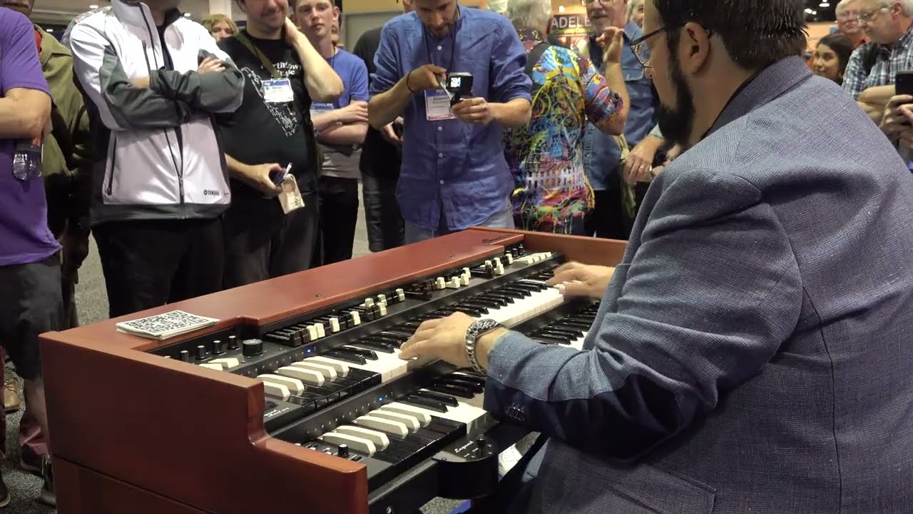 #namm2022 Joey DeFrancesco explains the new Legend Soul with 9 contacts ...