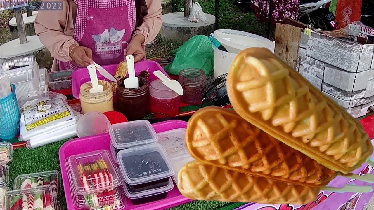 MALAYSIA STREET FOOD - waffles panjang berperisa - YouTube