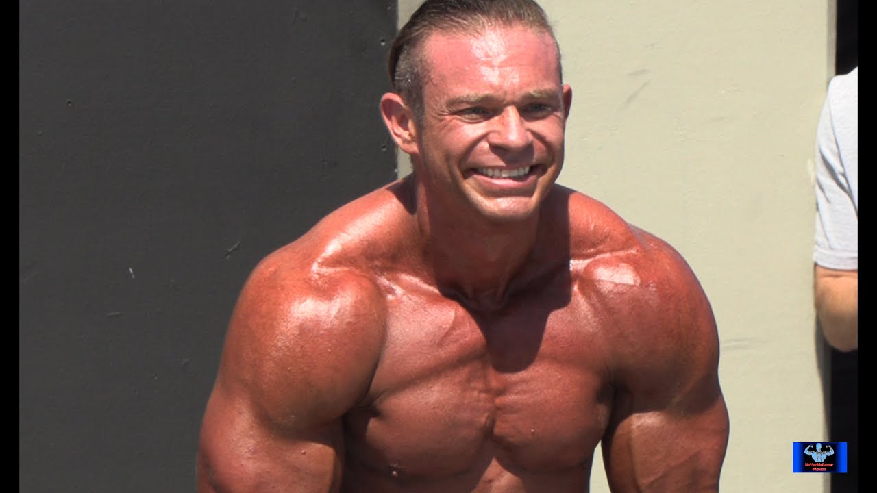 Classic Physique Tall Bodybuilder Nathan - YouTube