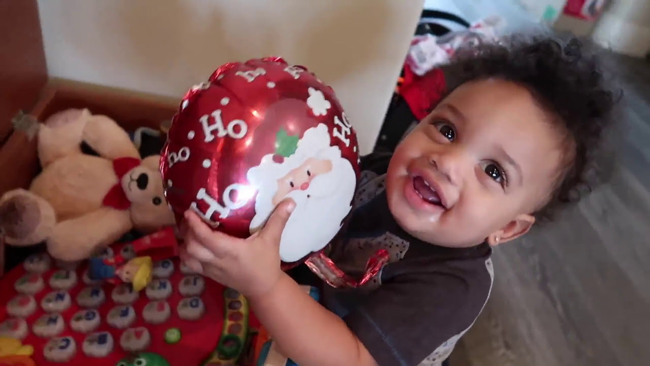 SURPRISING DJ & KYRIE WITH A HOME THEATER | THE PRINCE FAMILY - YouTube