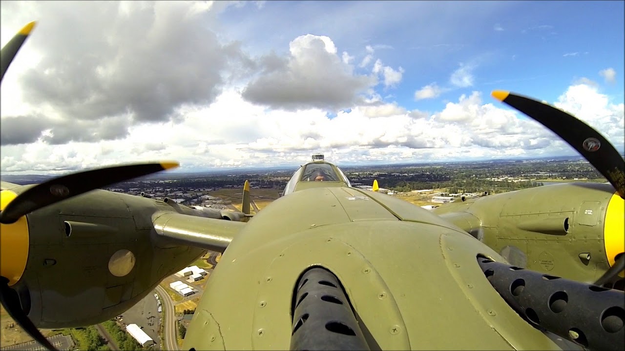 Erickson Aircraft Collection's P-38 Lightning Fly-By at Warbirds Over ...
