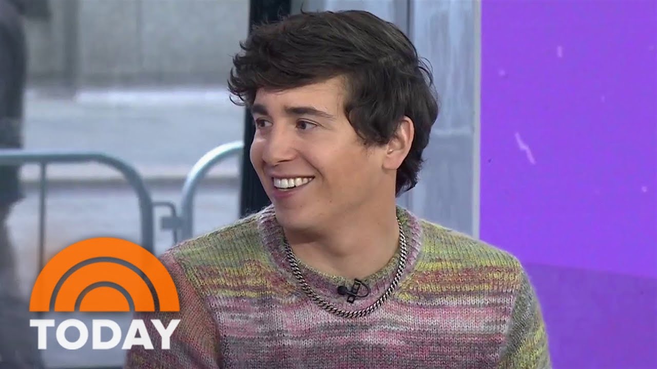 Marcello Hernández looks back at breakout moments from ‘SNL’ - YouTube