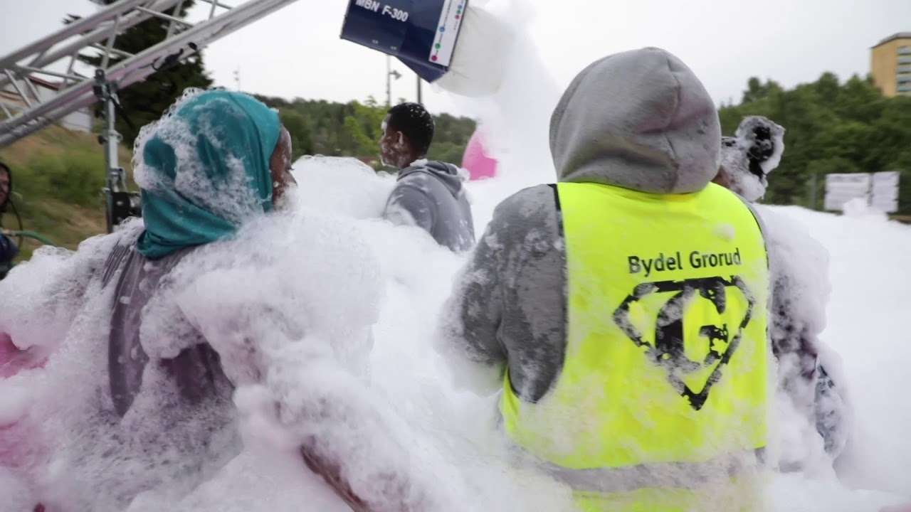 Skumparty på Ammerud - YouTube