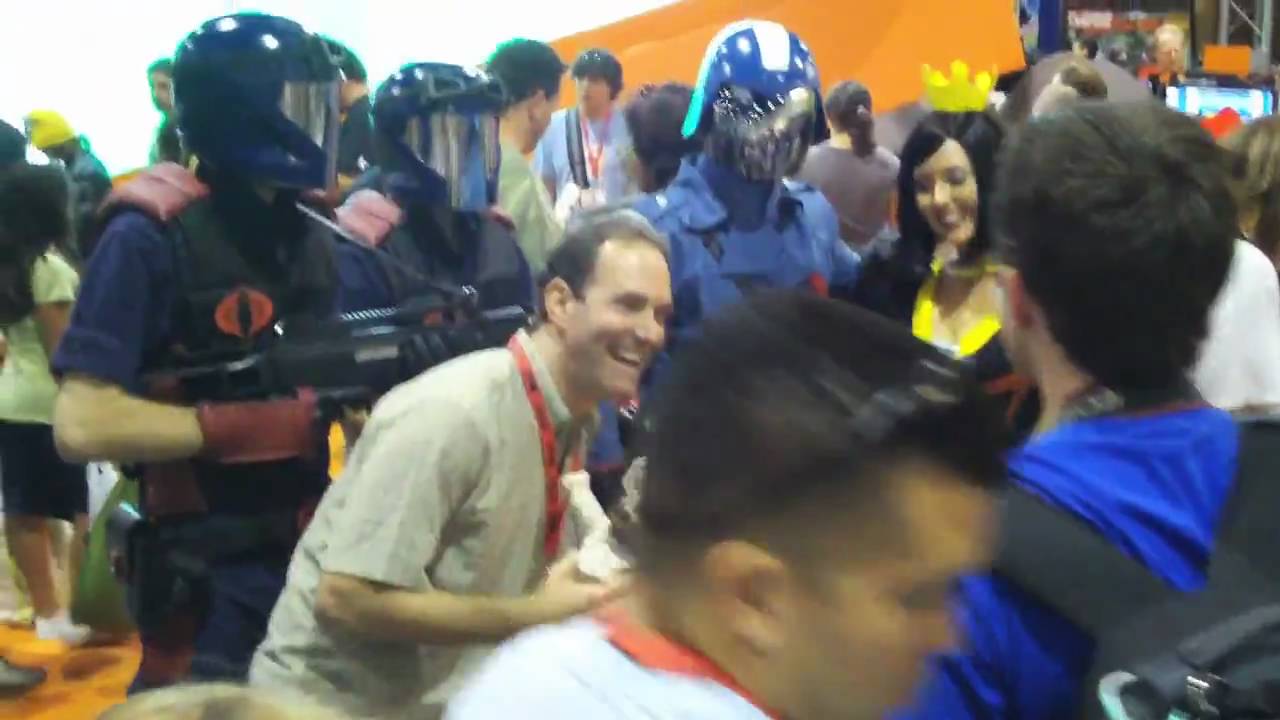 Photo Crashing at Comic-Con! - YouTube