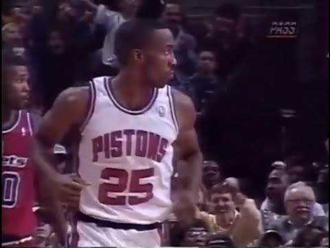 Stephen Bardo Buries Clutch Shot in Pistons Debut (1995) - YouTube