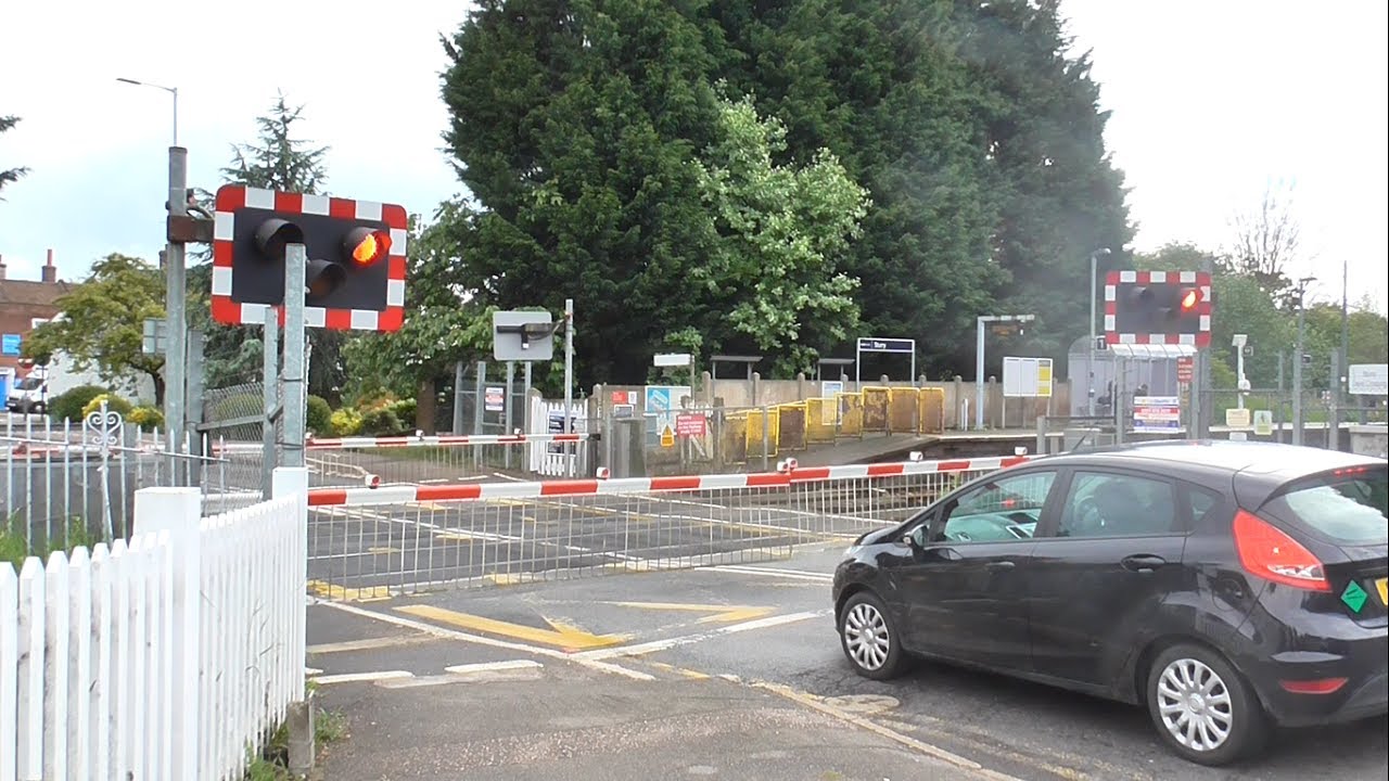 Sturry Level Crossing - YouTube