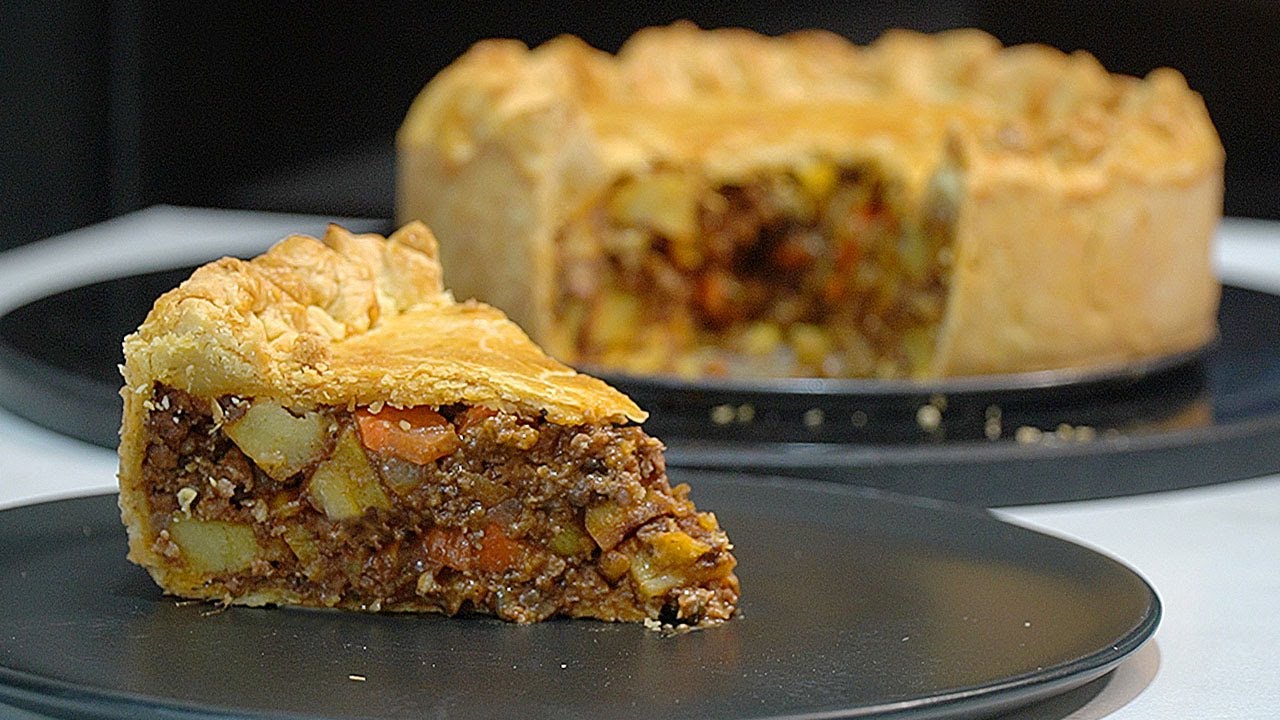 Classic Mince Beef and Oven Roasted Potato Pie - YouTube