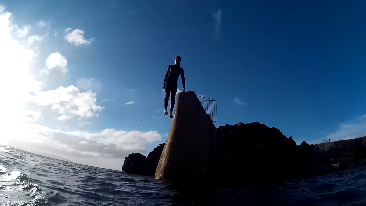Portstewart Harbour Jumping (HD) - YouTube