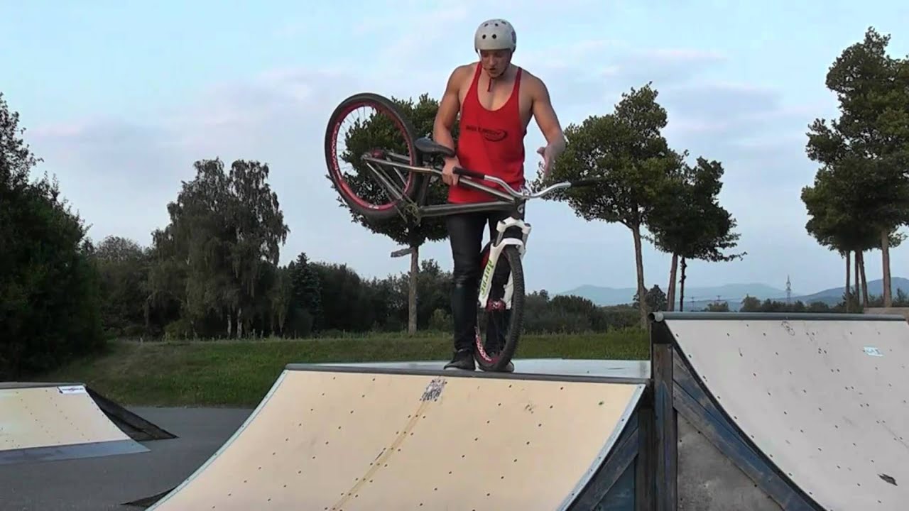 How to "Footjam" MTB - German Tutorial - YouTube