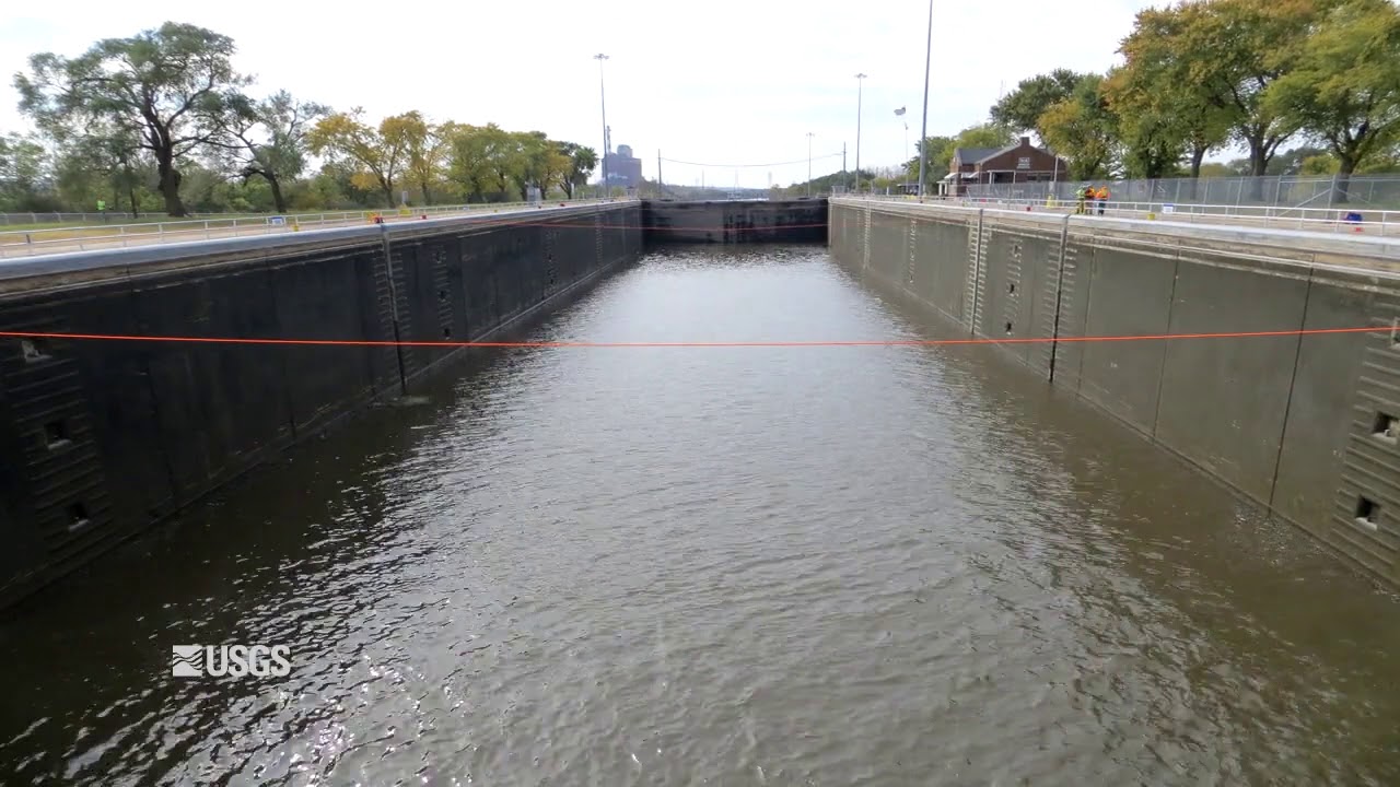 Timelapse of Brandon Road Lock during USGS Dye Study - YouTube
