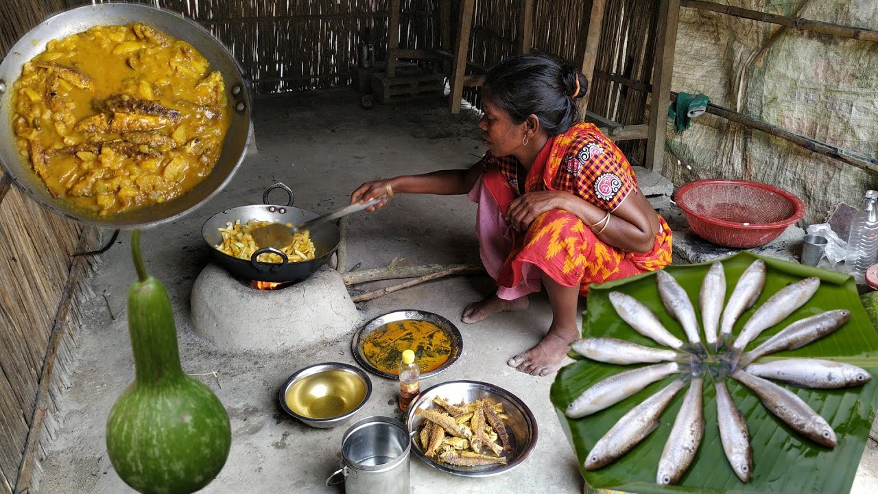 how to cook fish recipe with gourd by santali tribe mother | small fish ...