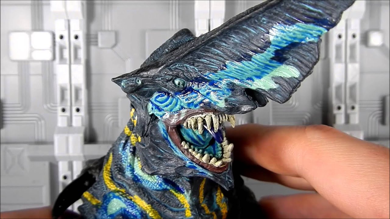 NECA Pacific Rim Battle Damage Knifehead Review - YouTube