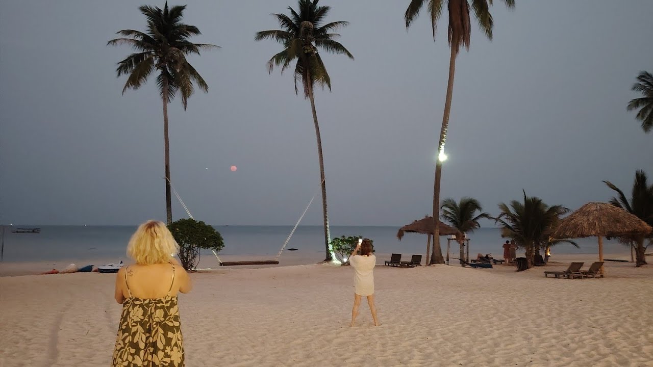 Pagoda beach at koh rong - YouTube