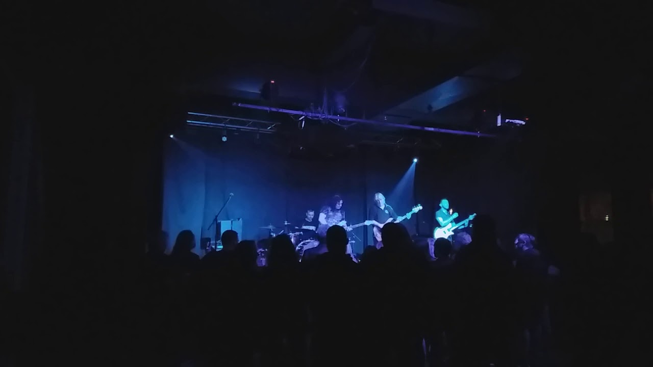 Vinnie Moore Band - The Maze (Live In Prague 22-01-2020) - YouTube