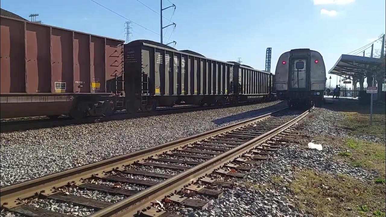 Eastbound Loaded Coal Drag heads into Lamberts Point in Norfolk, Va. - YouTube