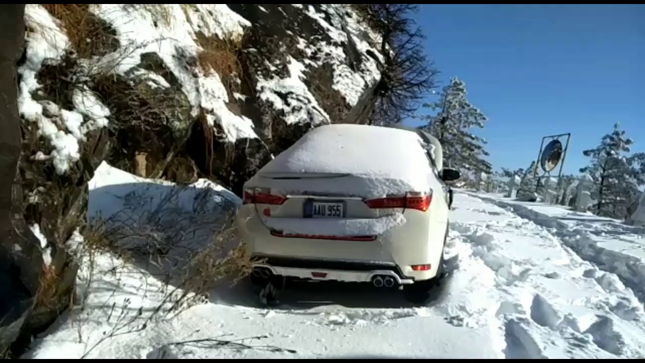 Maree Barf Bari | Snowfall In Murree | Murree weather - YouTube