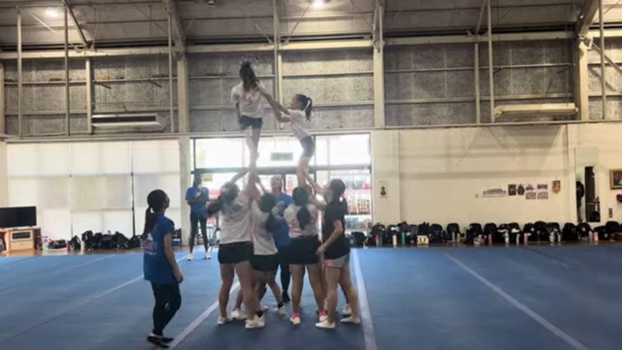 Cheer Pyramid | Level 2 Pyramid - YouTube