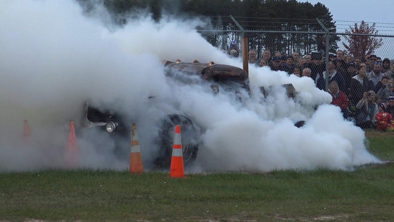 Massive Tire Shredding Tire Exploding Rat Rod Burnout at ...