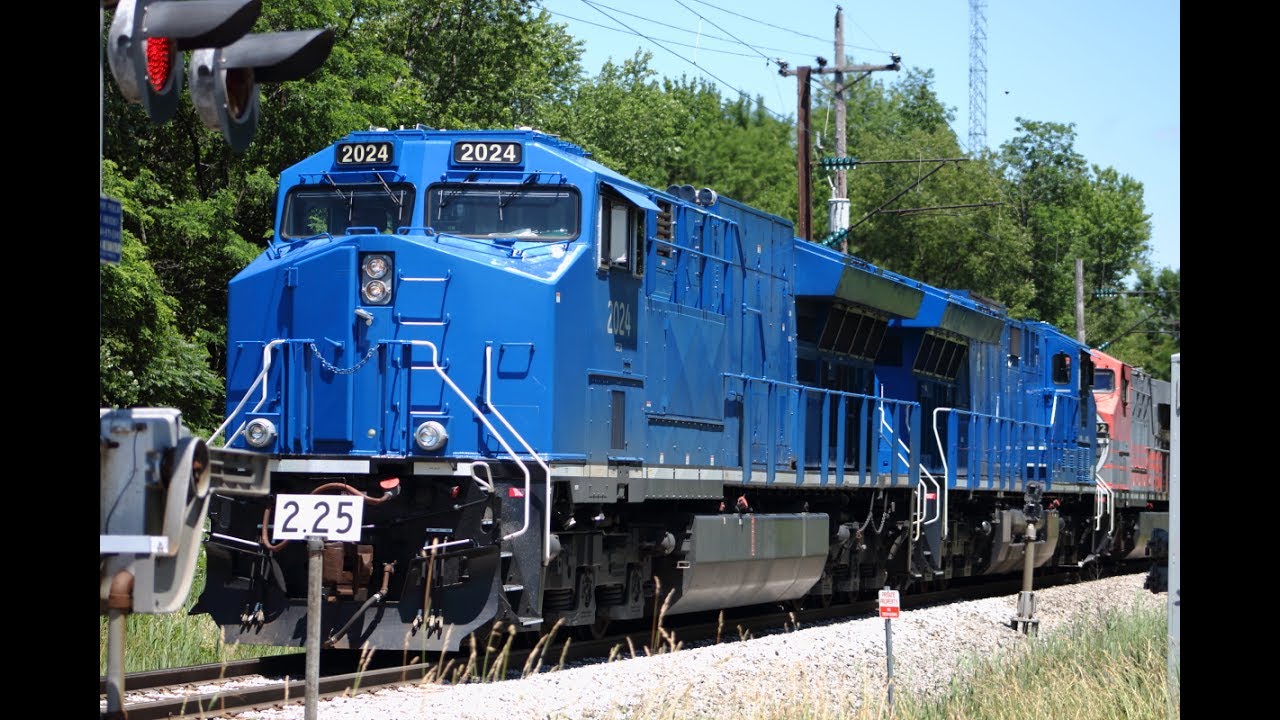 Incredible Four Train Meet with UP Leader, and GE Test Train ...