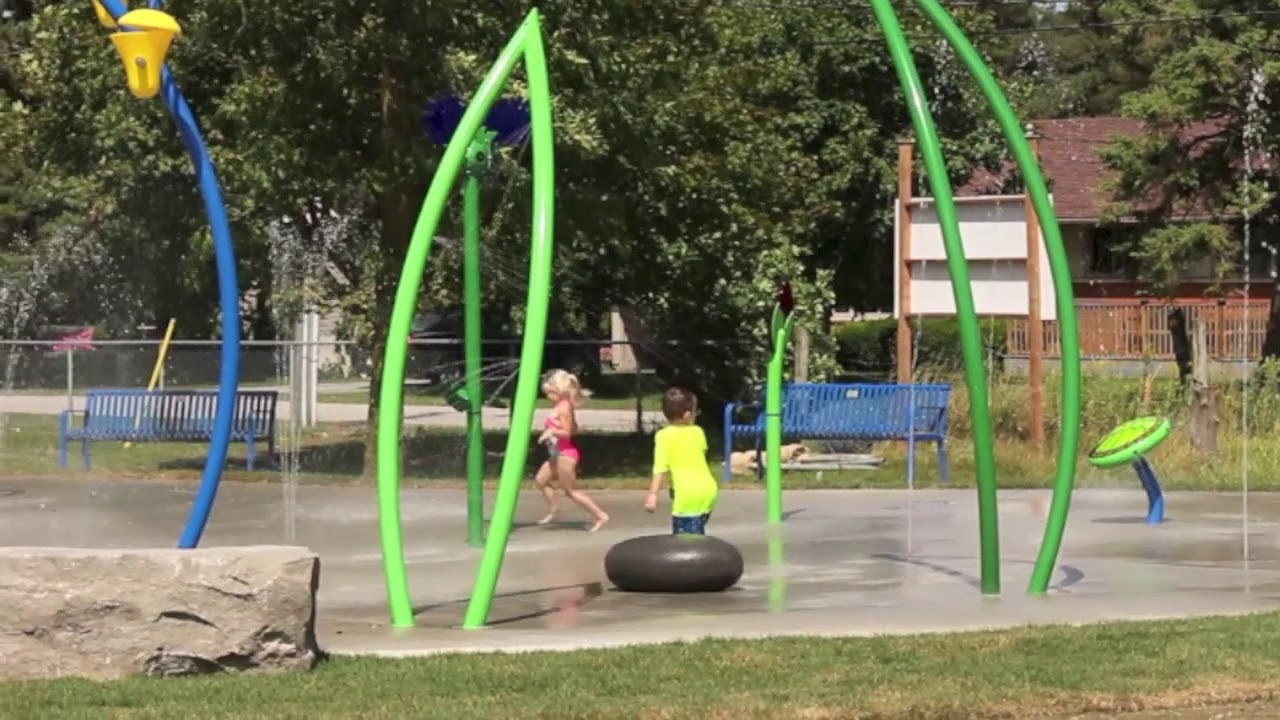 Mount Forest Splash Pad 2019 - YouTube