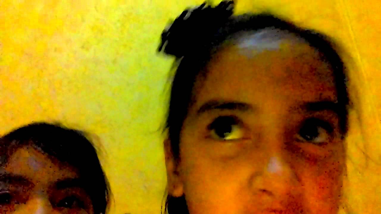 Ver video de Mariana risso con su prima Valeria de su de su propia - YouTube