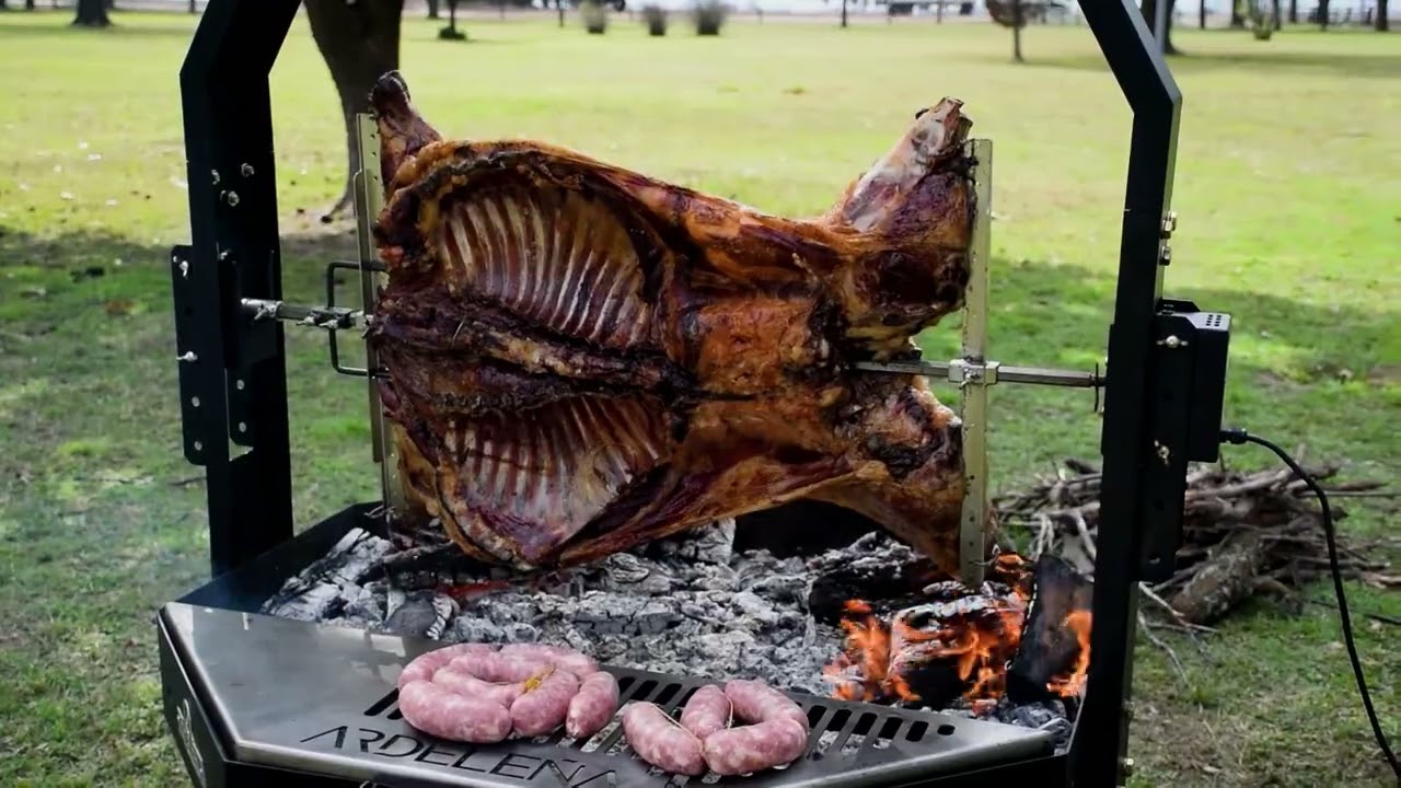 Fogonero Asador con Espiedo "Fogoespiedo Ardeleña" - YouTube