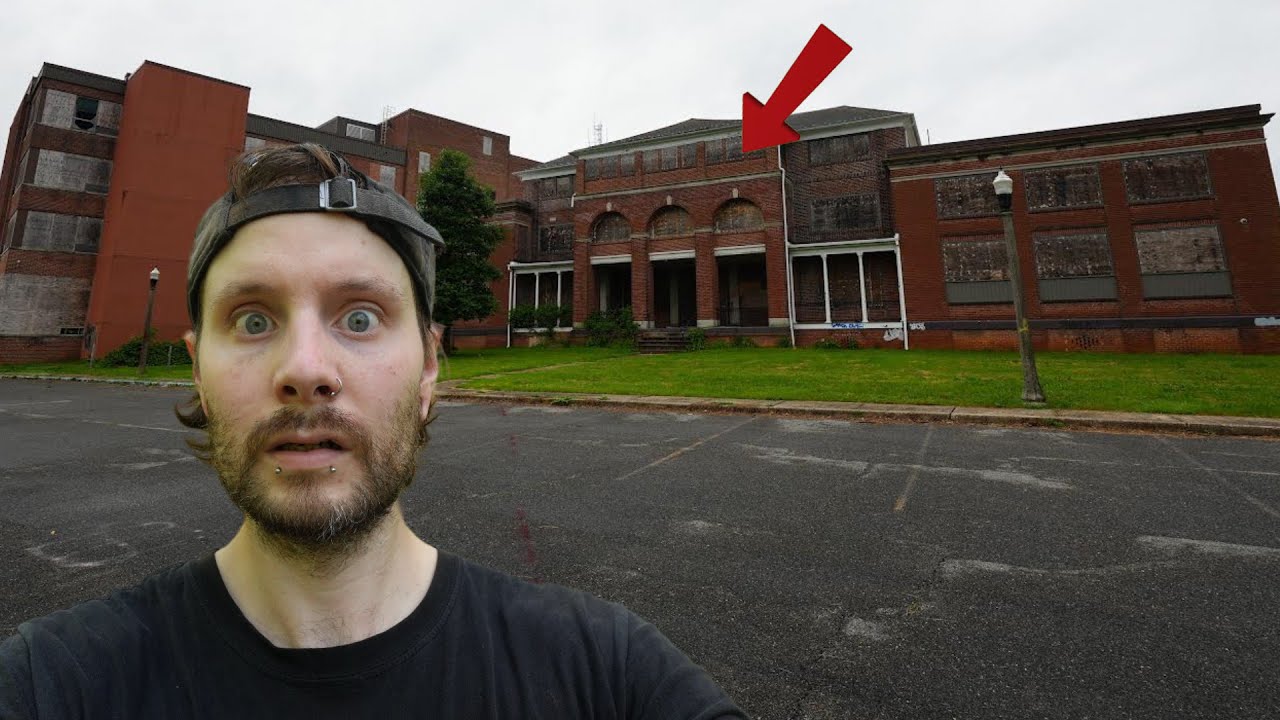 LOST inside HAUNTED Abandoned Hospital (Very Scary) - YouTube