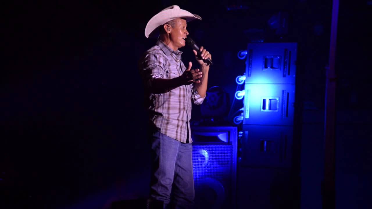 Neal McCoy performs 'No Doubt About It' in Longview - YouTube