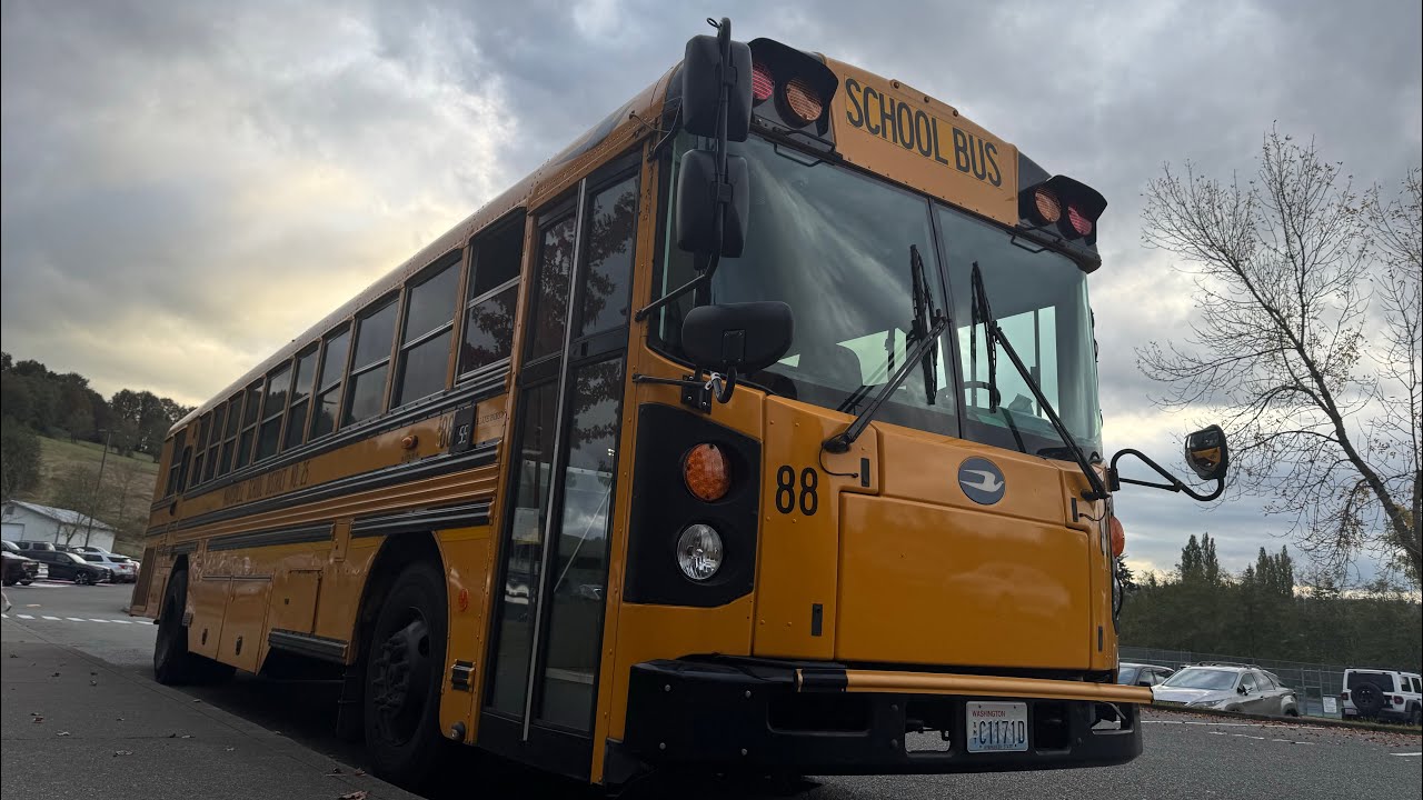 Bus 88's video tour - YouTube