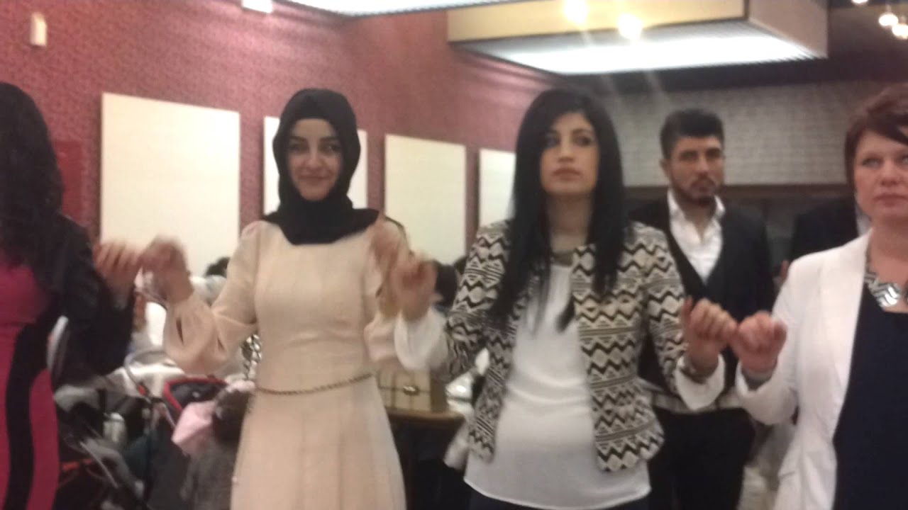 Halay kurde - YouTube