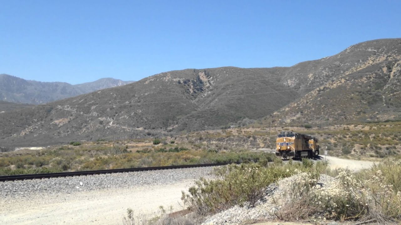 UP 5401 Leads Northbound Light Engine Train passes through Blue Cut CA ...
