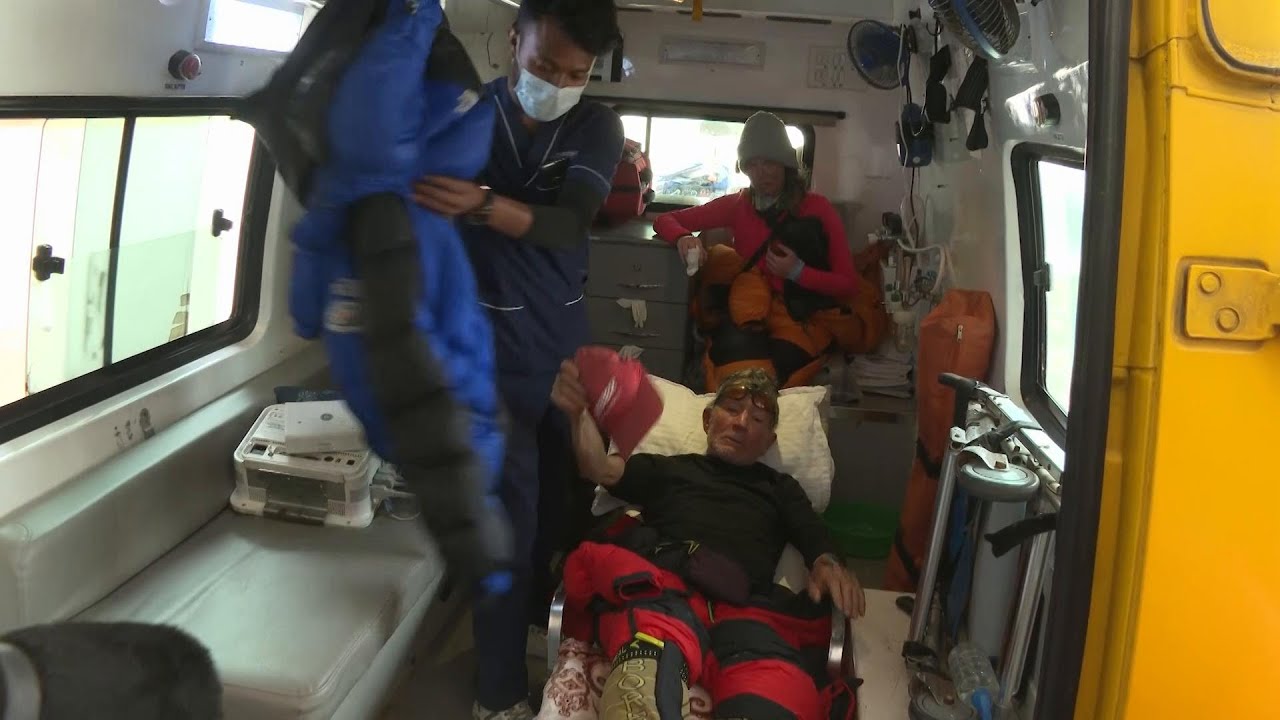 84-year-old climber rescued from mountain in Nepal - YouTube