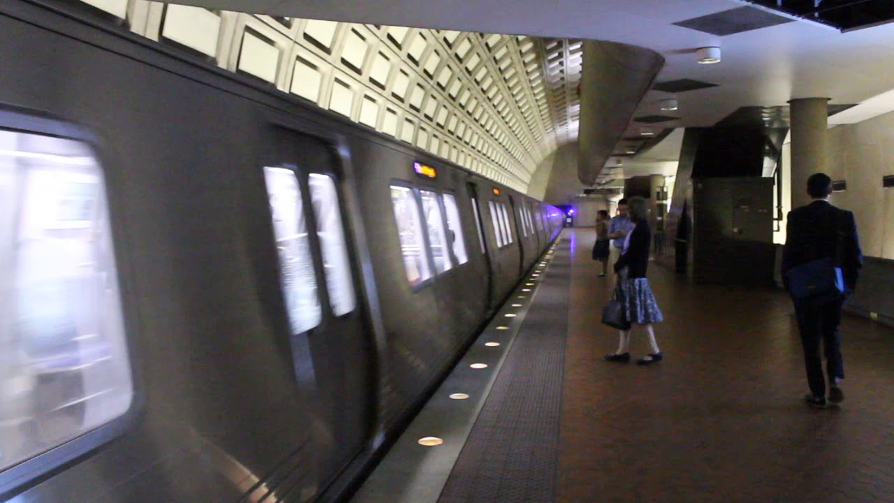 WMATA Metro Rail Blue Line Train of 7000's enter Rosslyn - YouTube