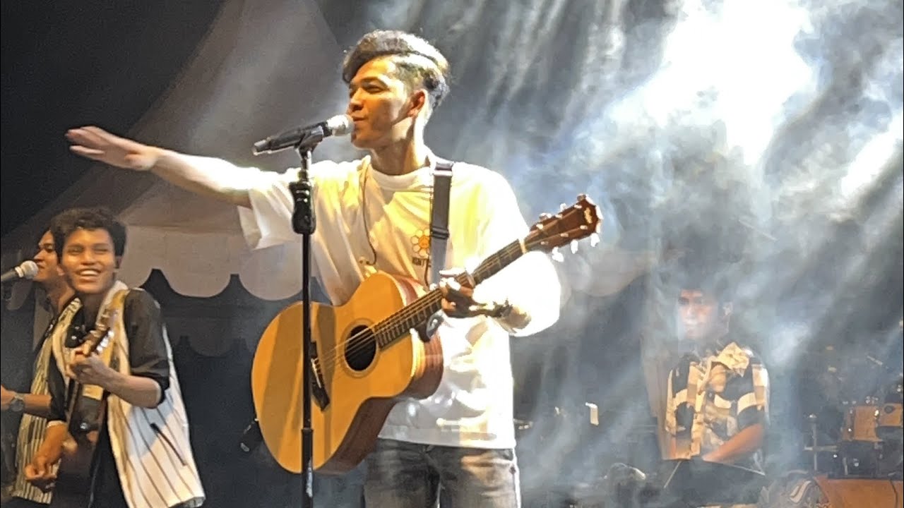 AKU IKHLAS - AFTERSHINE Live Konser Depok - YouTube