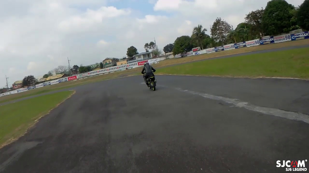 RUSI SS250 on CARMONA RACE TRACK riding with the Pro's ( Short Video ...