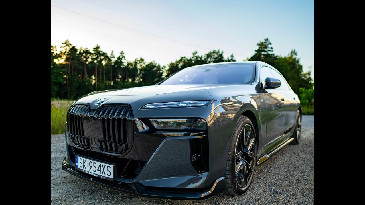 BMW Seria 7 G70 40d Custom Body Kit - YouTube