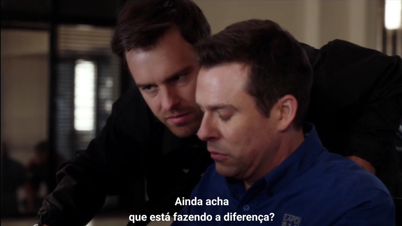 #911onFOX: 3x14 - Greg mocks Josh as he meets a person - YouTube