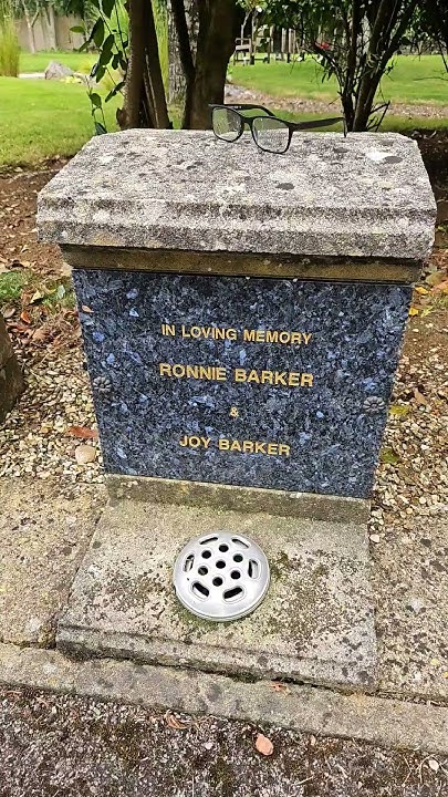 Ronnie Barker's Grave Marker - One Half of the Comic Geniuses that were 'The Two Ronnies ...
